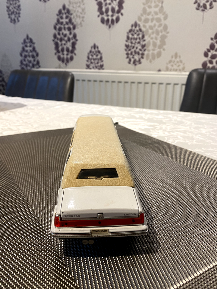 Ford Lincoln Limousine 1:24 Scale Model | eBay UK