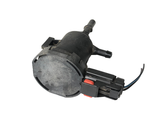 2011 - 2018 Mercedes E400 S550 Fuel System Purge Valve P: A 001 476 05 ...