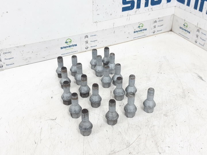 RADSCHRAUBEN Fiat 500X (334) SUV 1.4 Multi Air 16V (55263624) 2015 ...