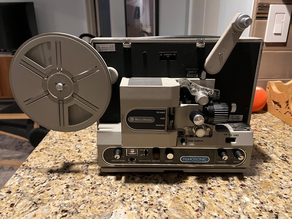 1975 Bell Howell Filmosonic 1744B Sound Super 8 Movie Film Projector ...