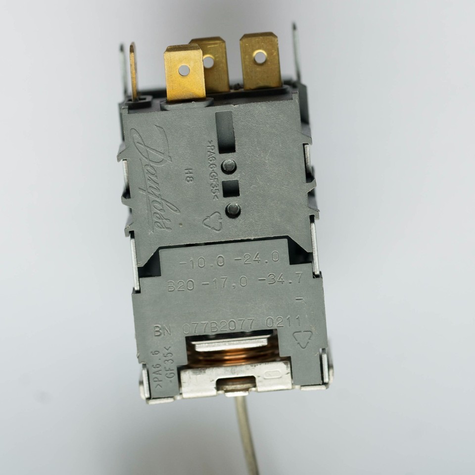 Danfoss 25T65 077В2077 THERMOSTAT EN60730-2-9 Deep, Chest and upright ...