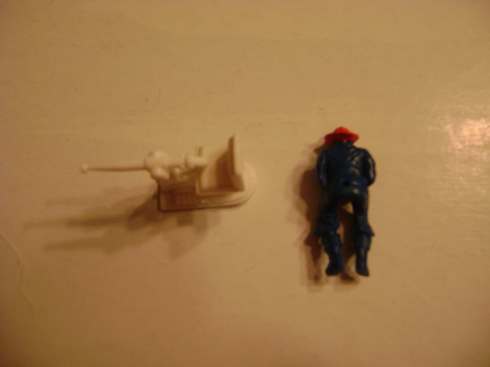 Lionel 52-7 White Figure Seat & 52-26 Fireman Figure | eBay