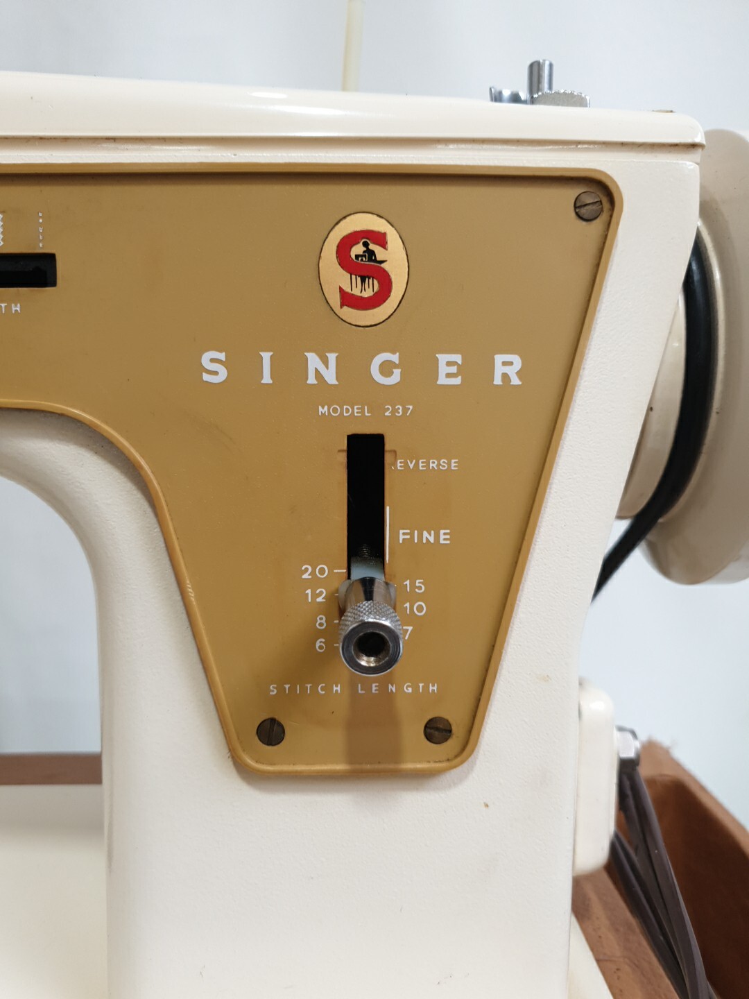 Singer Sewing Machine Model 237 Zigzag Stitch | eBay