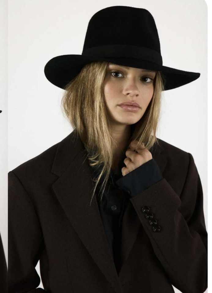 Janessa Leone Black Luca Packable Wool Hat M | eBay