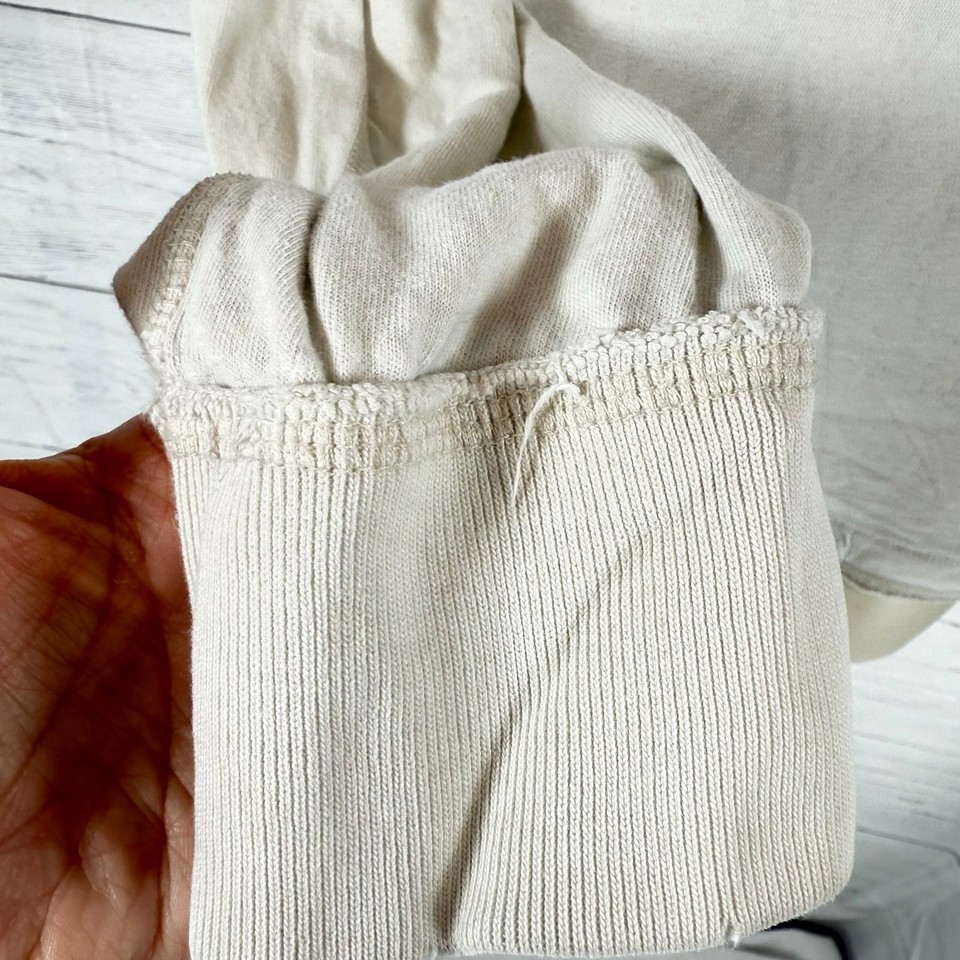 VTG Aeropostale Y2K small cream graphic logo t shirt women grunge ...