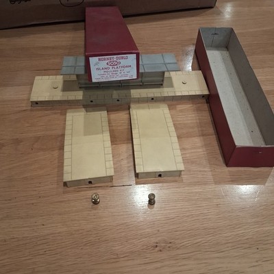 Hornby Dublo 5030 Island Platform Model Kit OO Gauge. Red Box. Complete ...