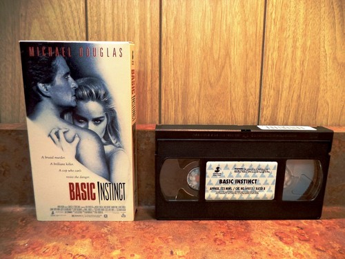 BASIC INSTINCT (VHS 1992) Michael Douglas, Sharon Stone, Jeanne ...
