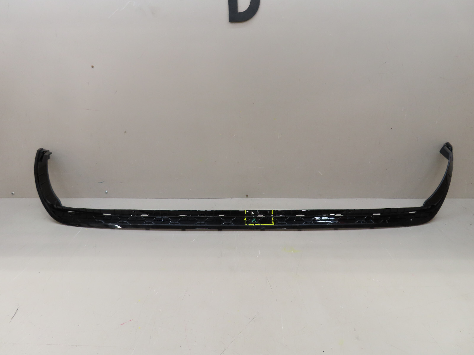 2021-2023 HYUNDAI SANTA FE REAR CENTER BUMPER MOLDING COVER OEM 86696 ...