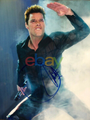 RICKY MARTIN SIGNED 8X10 PHOTO AUTOGRAPHED reprint | eBay