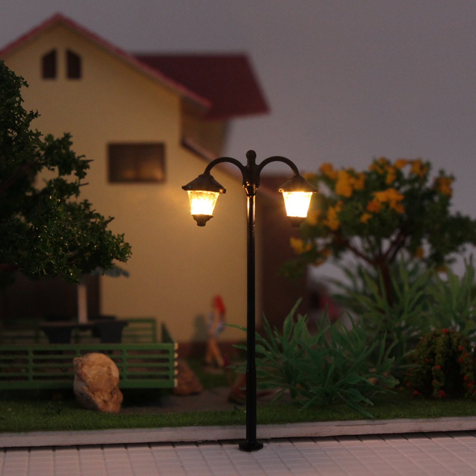 LYM18 10pcs Model Railway HO Scale 1:87 Lamps Street Light Two-heads ...