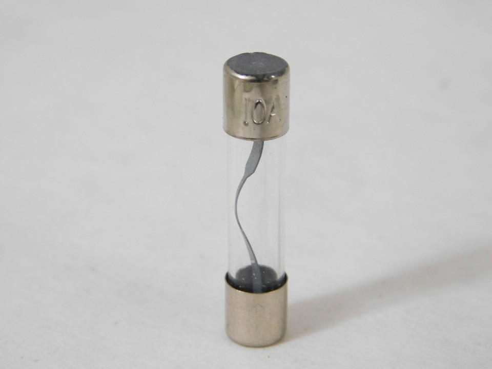 Suzuki 10 Amp Fuse TS100 TS125 TS185 GP100 GP125 GS125 GS550 AC50 ...