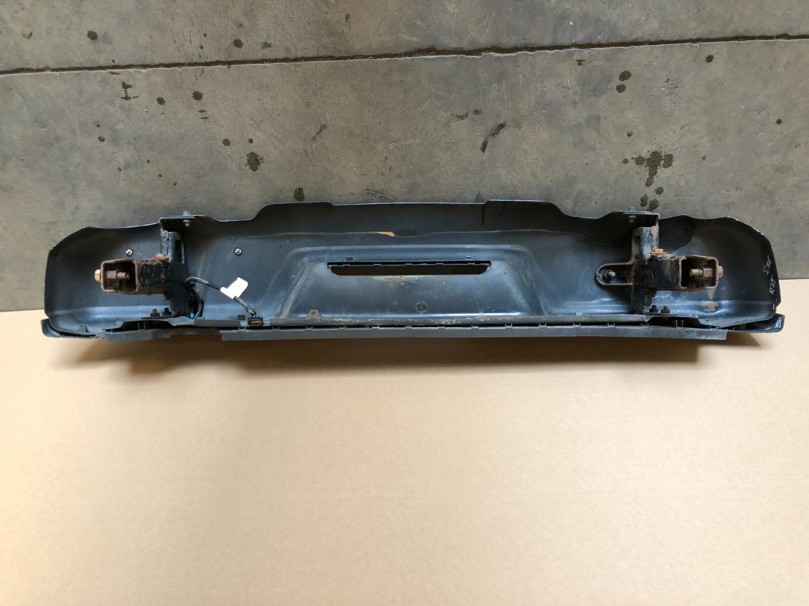 2006-2010 Hummer H3 Rear Bumper Cover Assembly Damaged | 1275 | OEM