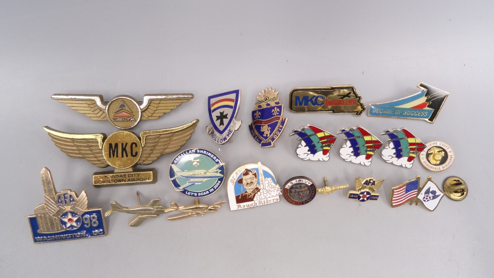 Lot Of 19 Vintage Airplane, Hang Glider, AFA, Wings Hat Lapel Pins ...