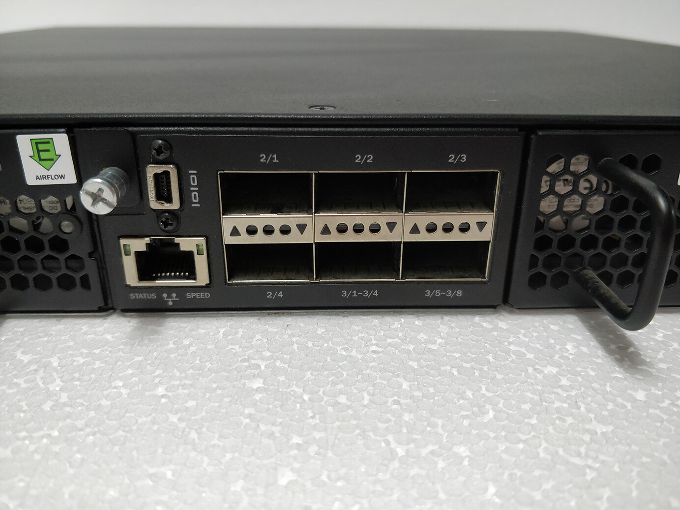 Brocade ICX6650-32-E-ADV 32× 10G SFP+ Active Ports Switch W/ Single ...