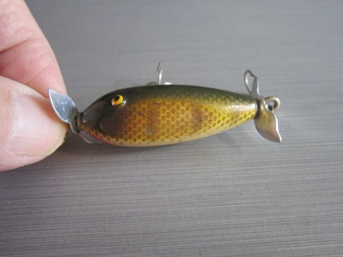 VINTAGE J.C.HIGGINS WOUNDED SHAD 2 PROP LURE | eBay