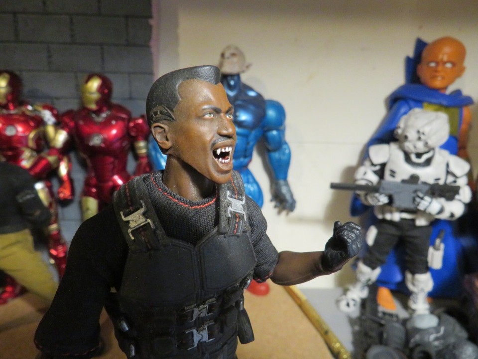 Custom painted head for Marvel's Blade (W. Snipes) screaming MEZCO 1/12 ...