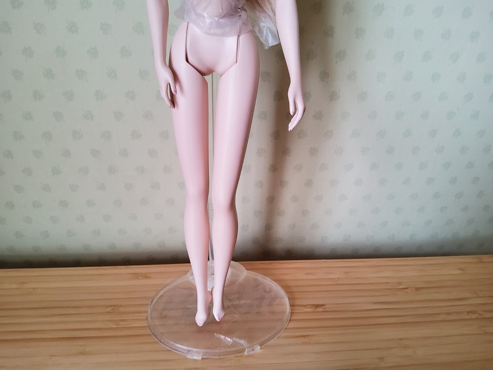 BARBIE SILKSTONE RUSSIAN VERUSHKA FASHION MODEL NUDE DOLL GOLD LABEL ...