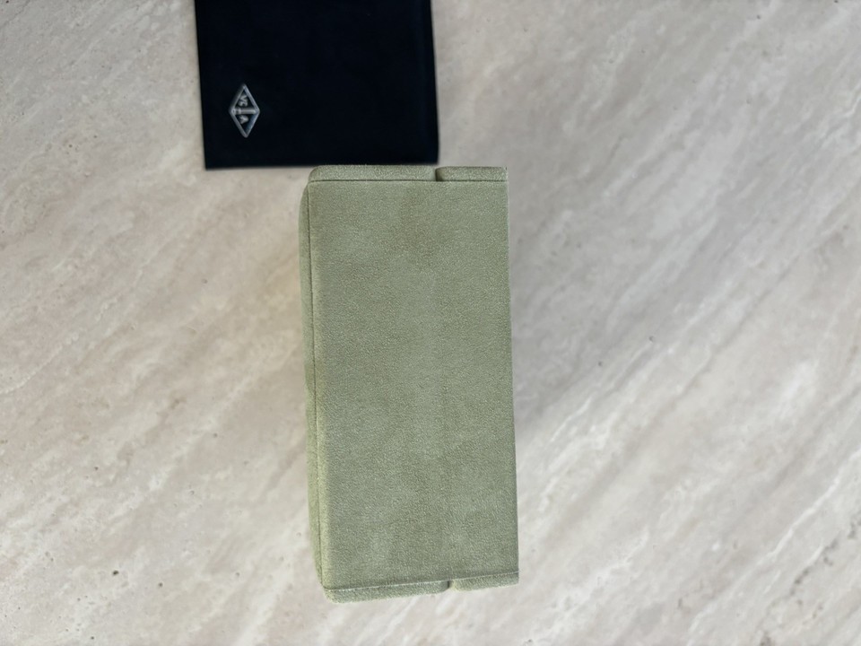 Excellent Van cleef & Arpels case Necklace Gift Green suede jewelry VCA ...