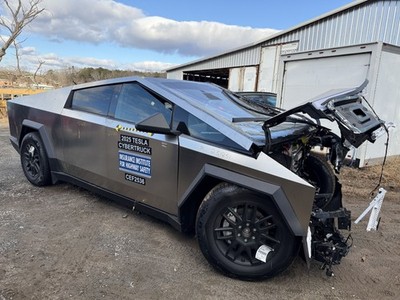 2025 Cybertruck MCU Media Control Unit w/o Full Self Driving IIHS Test ...