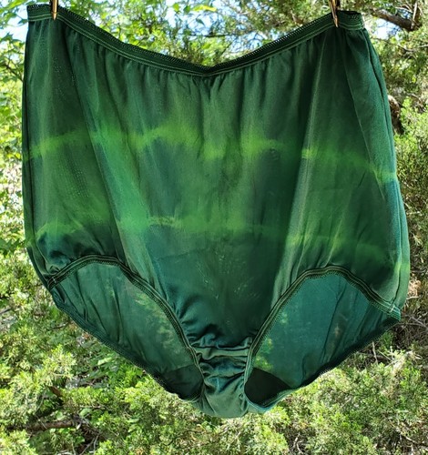 Underscore Granny Panty Shiny Nylon 9/2XL Rainbow Shift Green On Poison ...