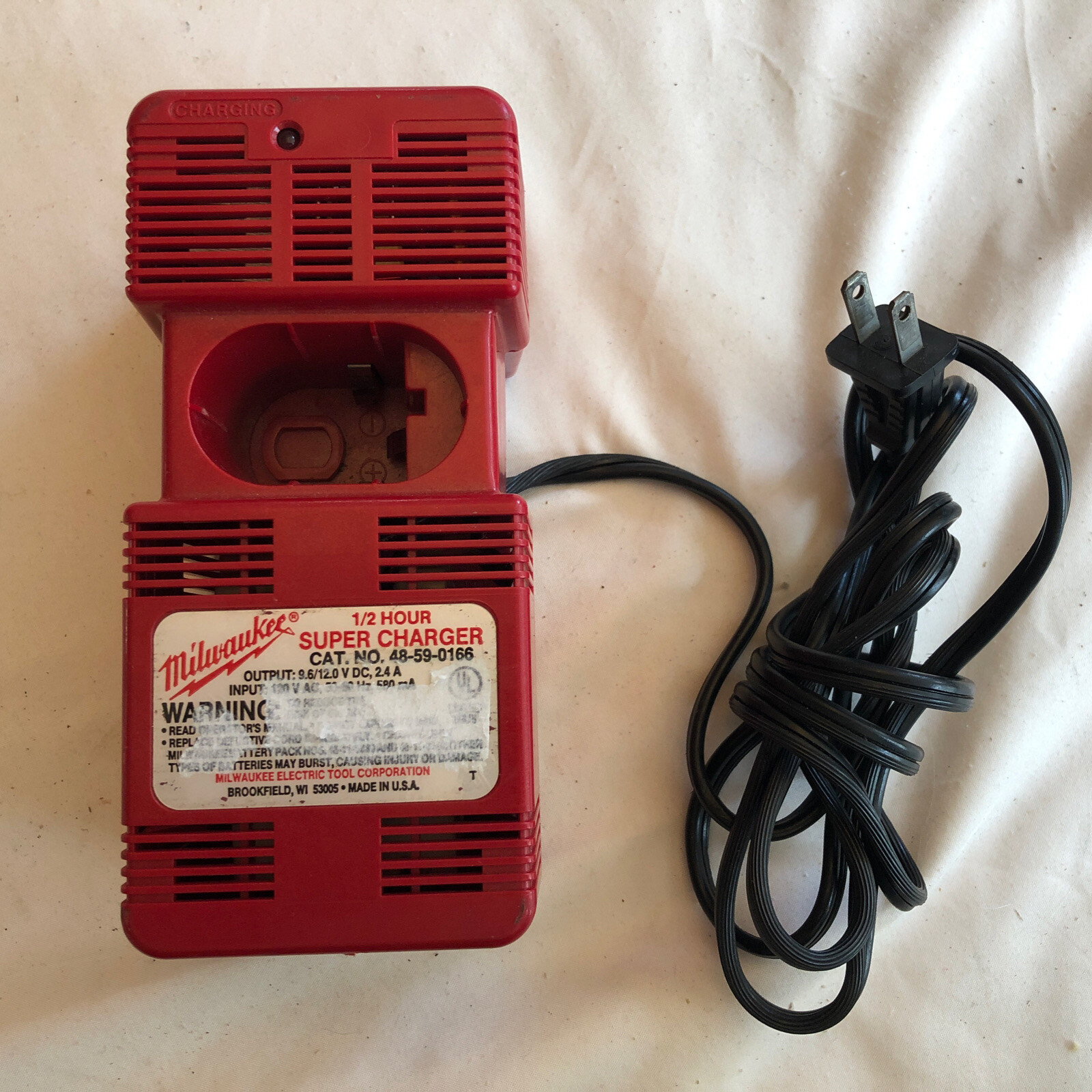 Milwaukee 9.6V 12V 1/2 Hour Battery Super Charger CAT NO. 48-59-0166 | eBay