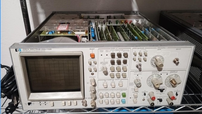 Two Units - HP 3582A Spectrum Analyzers - Parts Not Work - Free ...