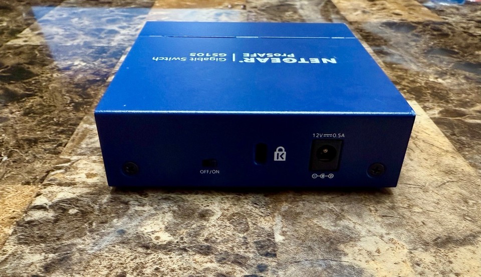 Netgear GS105 V5 Prosafe 5 Port Gigabit Ethernet Unmanaged Switch Plug ...