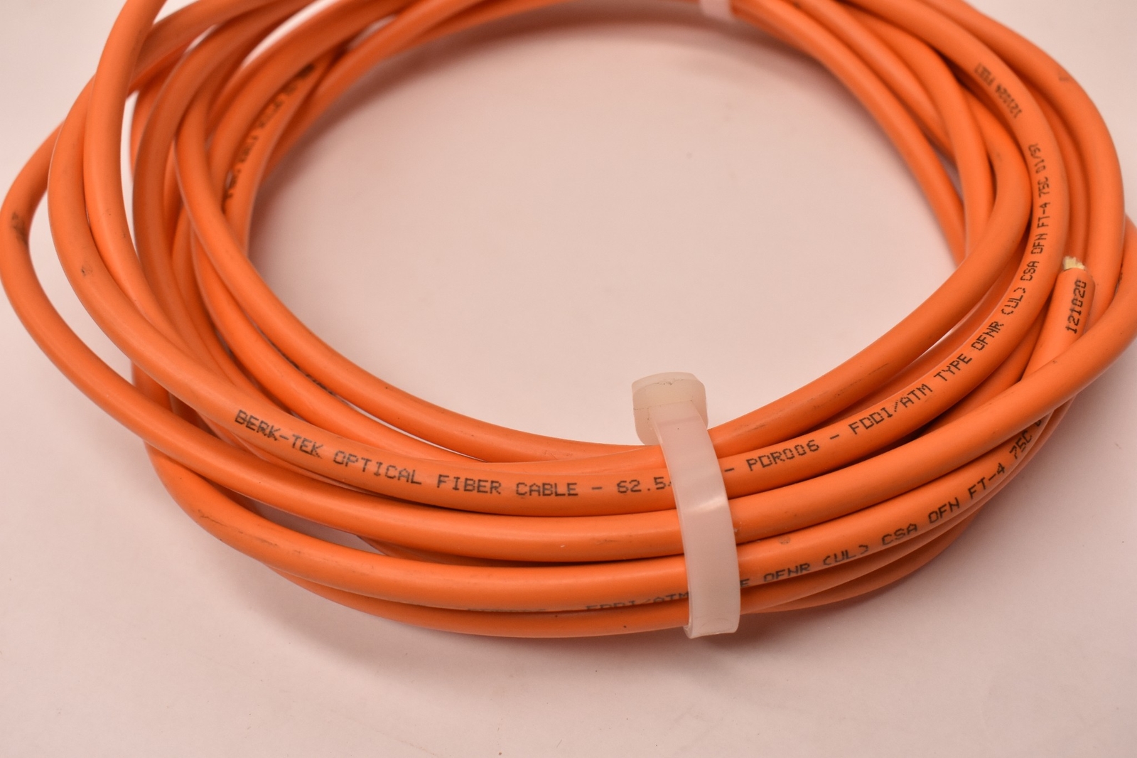 Berk-Tek Single Mode Optical Cable PDR006 6 Fiber Riser 400ft Black ...