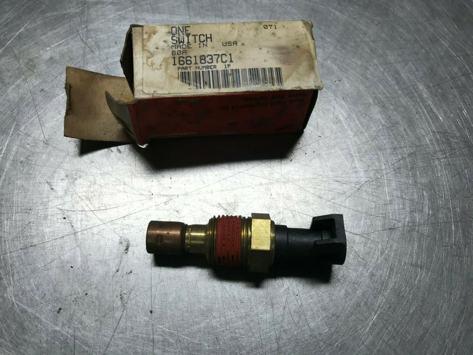 1661837C1 Genuine International Navistar TEMPERATURE WARNING SWITCH | eBay