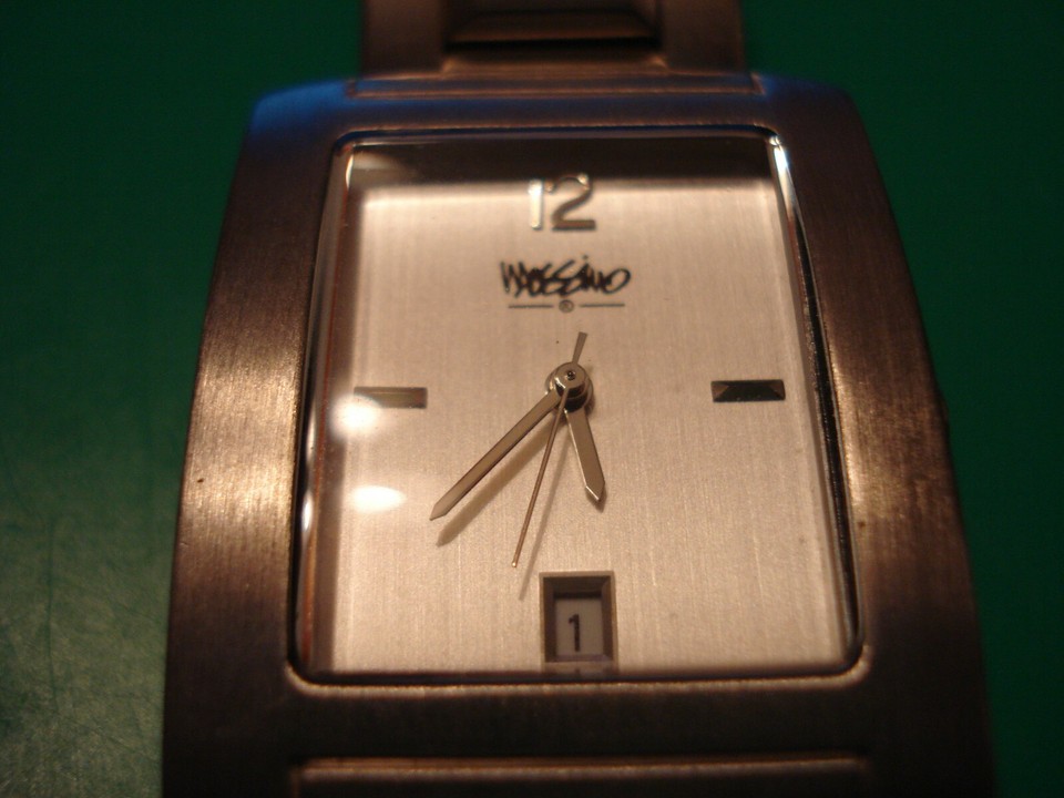 NEW RARE LARGE MEN'S MOSSIMO QUARTS ANALOG SILVER WATCH DATE WELL MADE ...