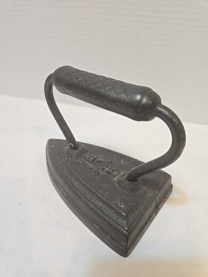 Antique Primitive Cast Iron Clothes Iron Solid Black Metal 5x6 Great ...