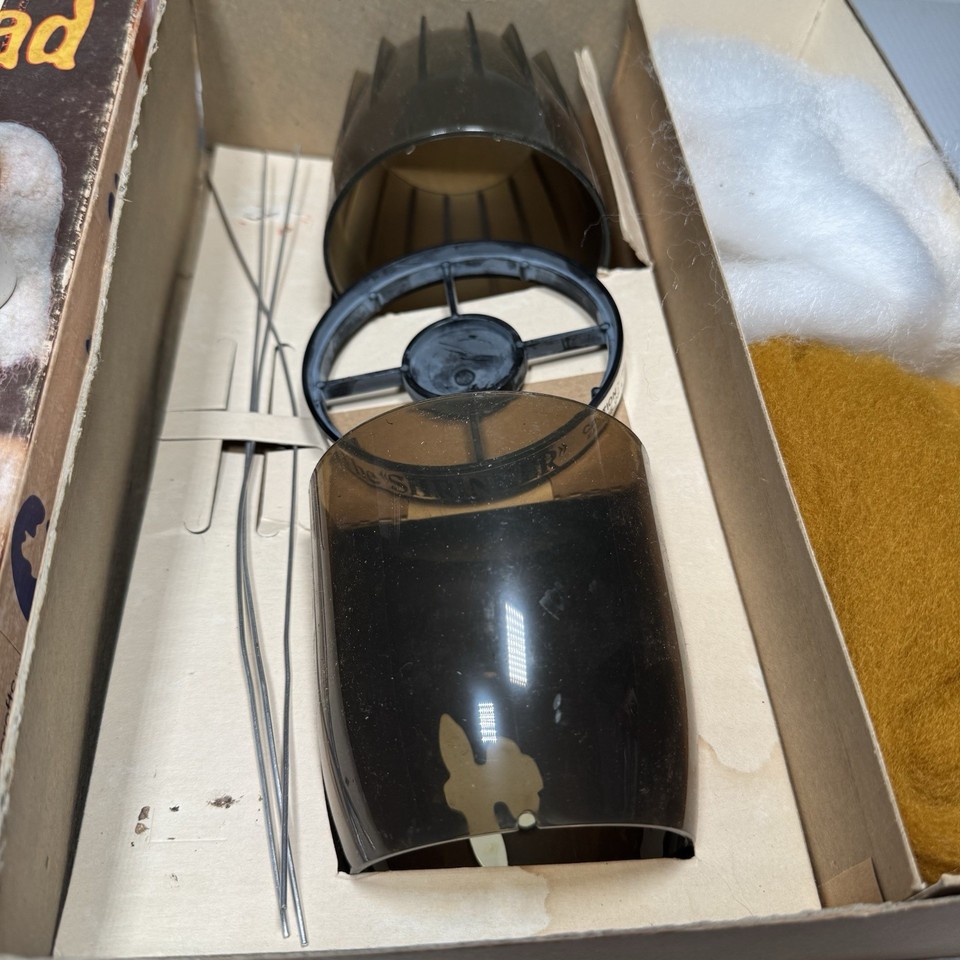 VTG 1975 MB SHRUNKEN HEAD APPLE SCULPTURE KIT VINCENT PRICE HORROR Near ...