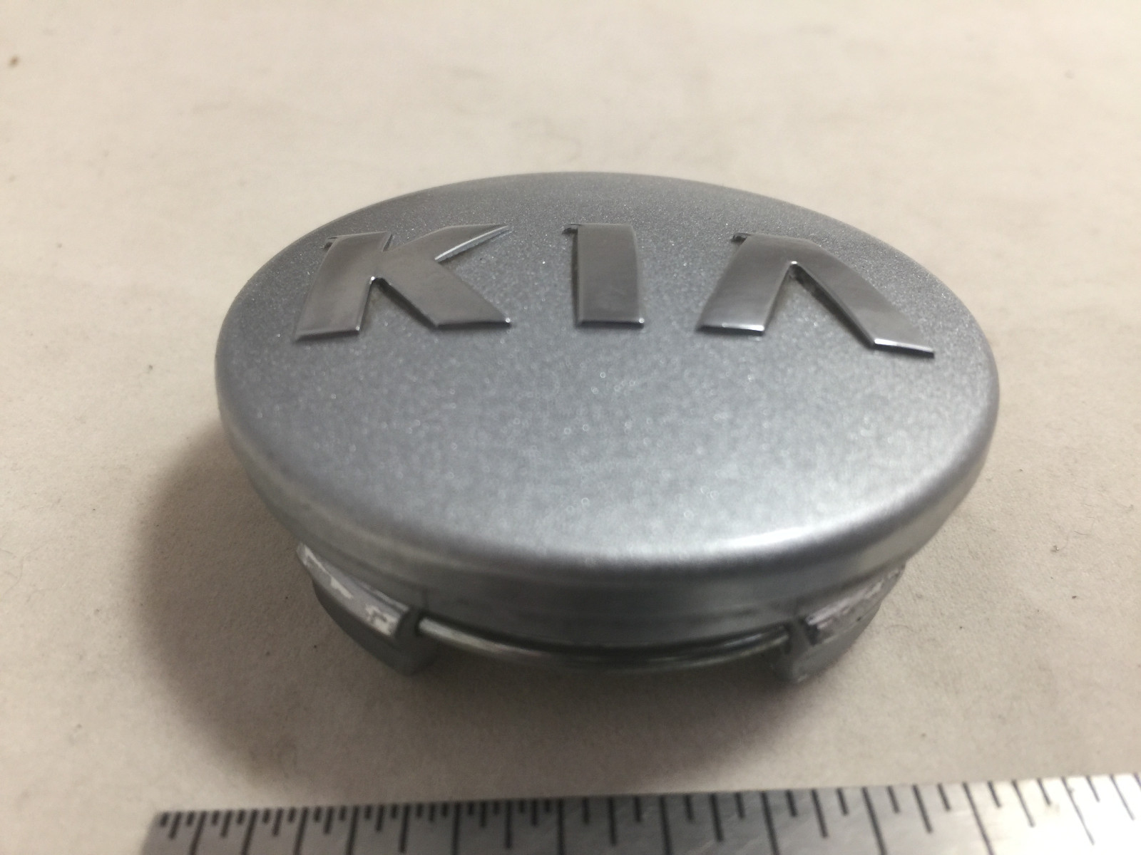 KIA Sportage Optima Soul Rio Forte Silver OE Wheel Center Hubcap Cap ...