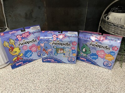 Bandai • Neopets • Button Designer B Stylin’ Accessory Packs X3 ...