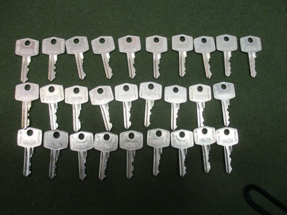 WILMOT BREEDEN UNION KEYS MADE IN ENGLAND LISTING IS FOR 1 KEY CHOICE ...