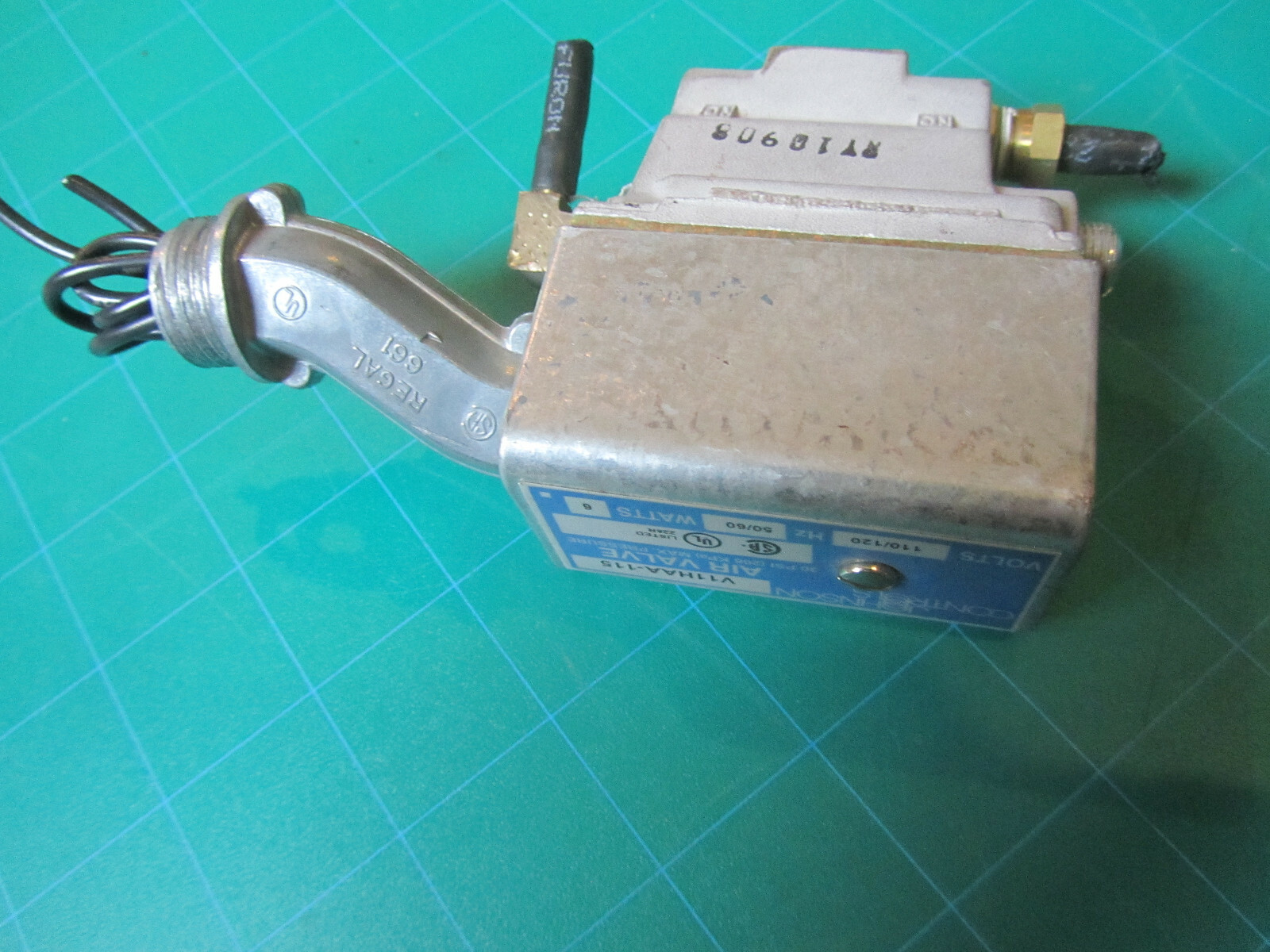 JOHNSON CONTROLS SOLENOID AIR VALVE V11HAA-115, 110/120 V, 50-60Hz ...