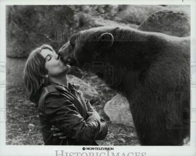 Press Photo Kevin Brophy with bear in scene from film "Lucan ...