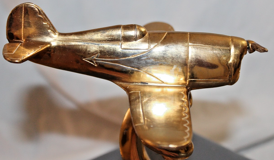 NICE 1938 Dodge Trophies LINE CONTROL GAS ENGINE RACING AIRPLANE AIR ...