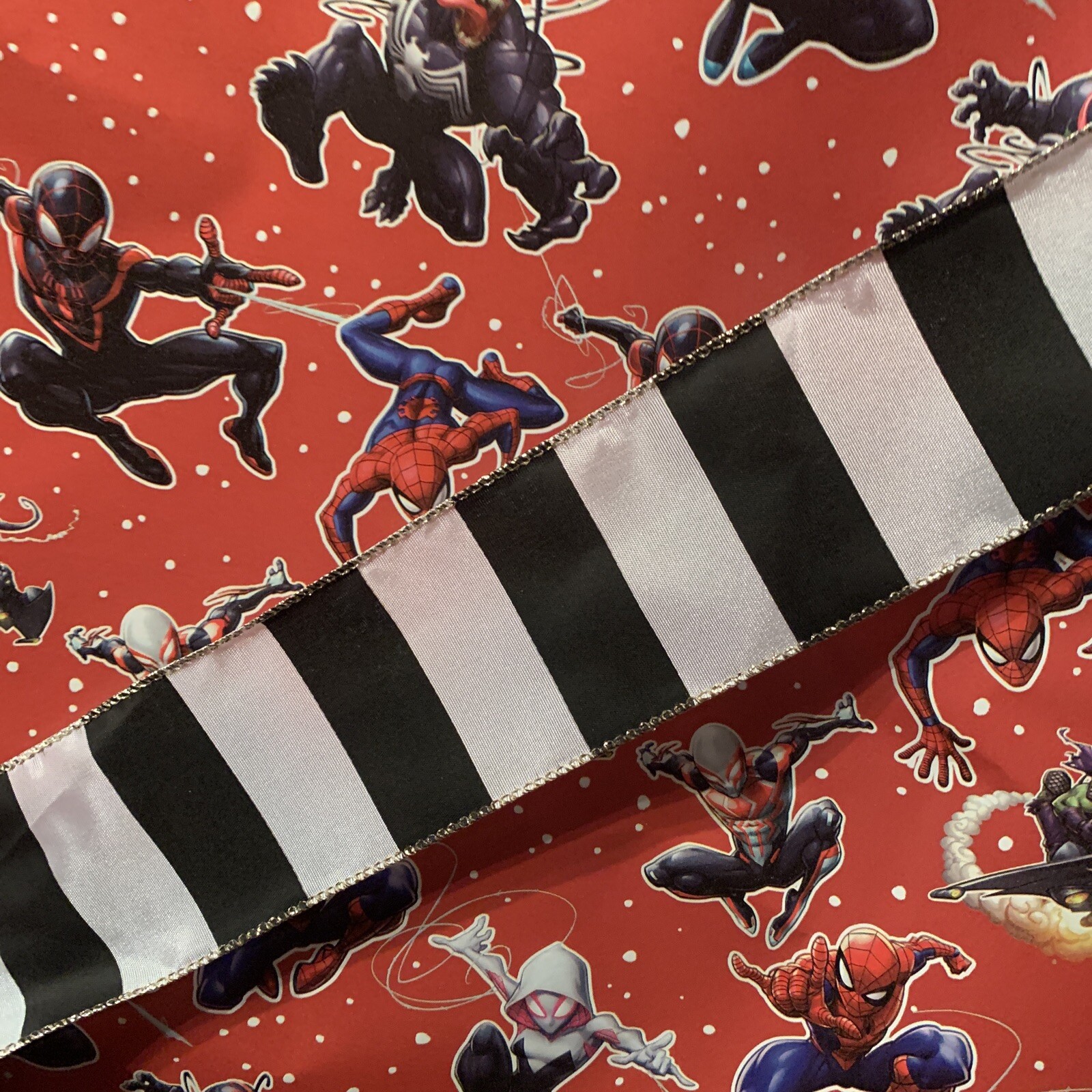 Spiderman Gift Wrap Set, Paper And Ribbon, see description. Wrapping ...