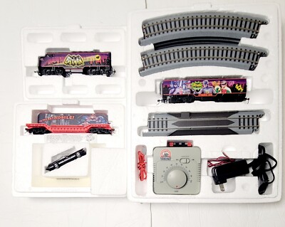 HAWTHORNE VILLAGE CAPED CRUSADERS HO SCALE ELECTRIC TRAIN SET BATMAN | eBay