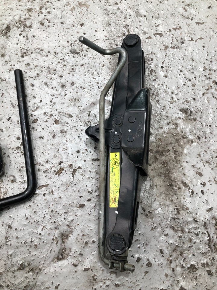 Mercedes Benz Citan W415 Brake Down Vehicle Lifting Jack Tow Eye 2019 ...