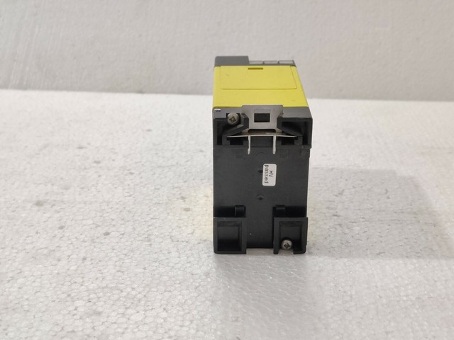 BENDER UG140P EARTH FAULT RELAY B916382 24VDC for sale online | eBay