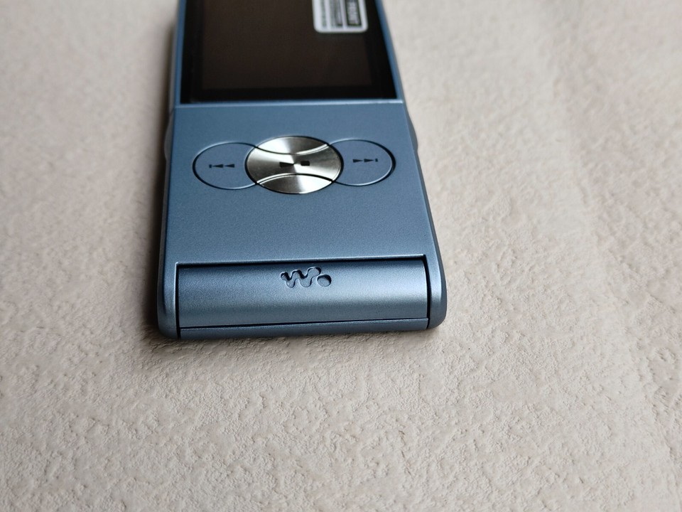 Working Sony Ericsson W350 W350i Fully UNLOCKED 2G Bluetooth Mobile ...