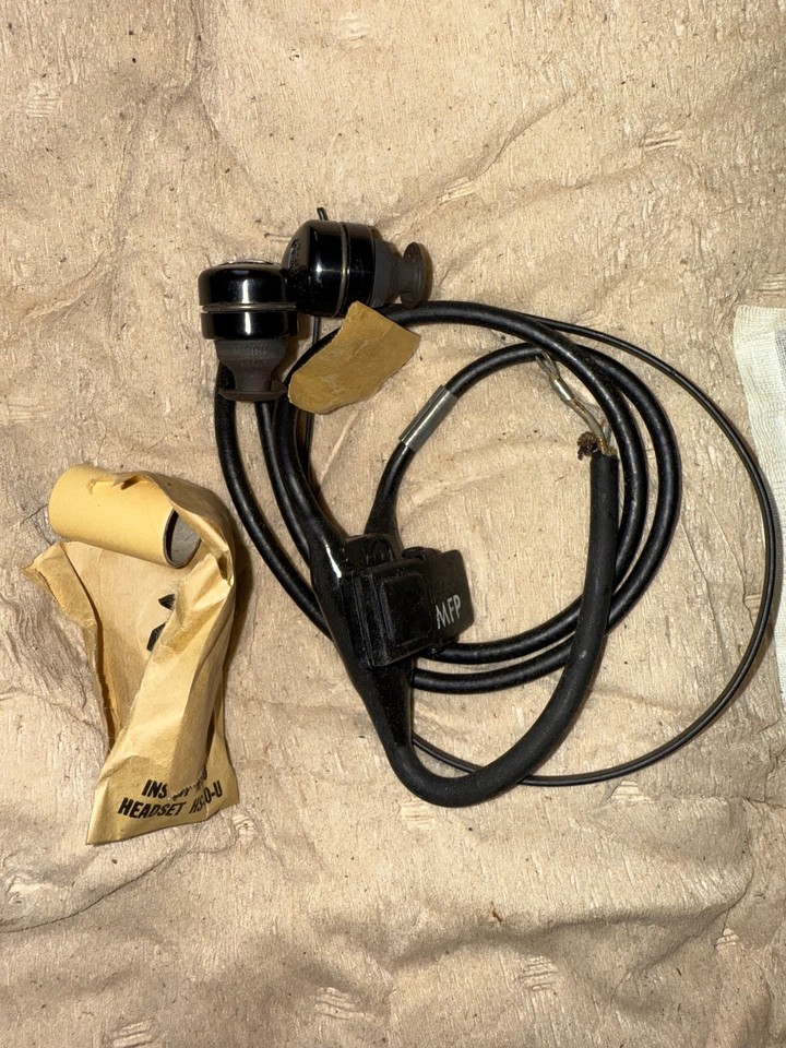 US Army Military Radio BC-1000 AN-130 Antenna HS-30 Head Set ST-55A ...