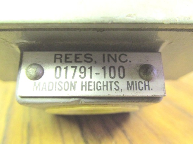 REES 01791-100 Right Hand Machine Limit Switch Roller Lever for sale ...