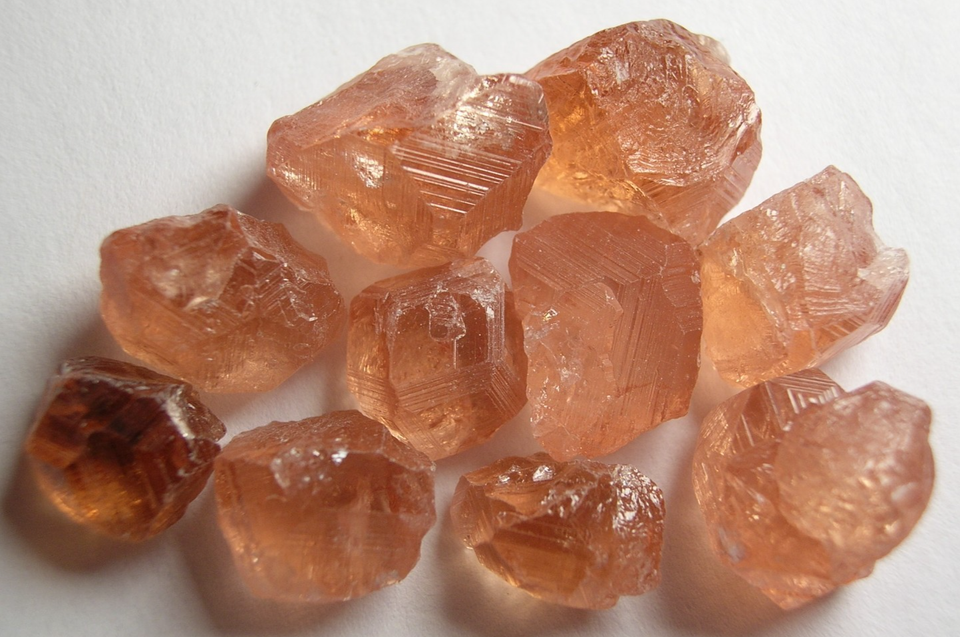 GARNET / GROSSULAR, RARE PEACH ROUGH FOR FACETING, JEFFEY MINE, QUEBEC ...