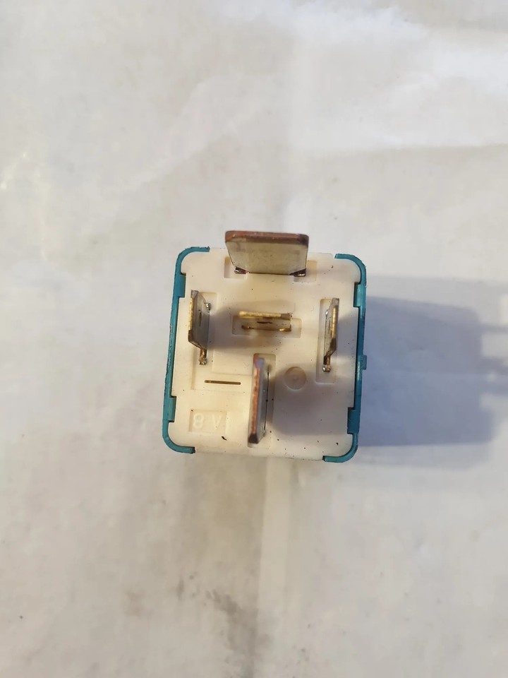 TOYOTA COROLLA Estate E12 Relays 90987-04010 2.00 Diesel 66kw 2002 ...