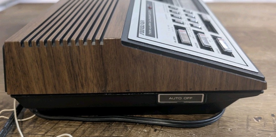 Vintage Sound Design Model #3728- AM/FM Twin Alarm Clock Radio Wood ...