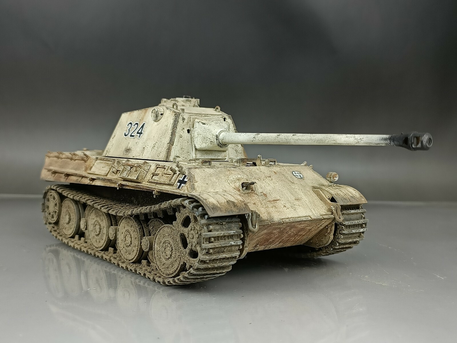 1/35 Built Amusing Hobby WWII German Panther II Rheinmetall Turret Tank ...