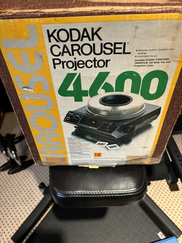Kodak Carousel 4600 Slide Projector 70-120mm f/3.5 with Remote & New ...